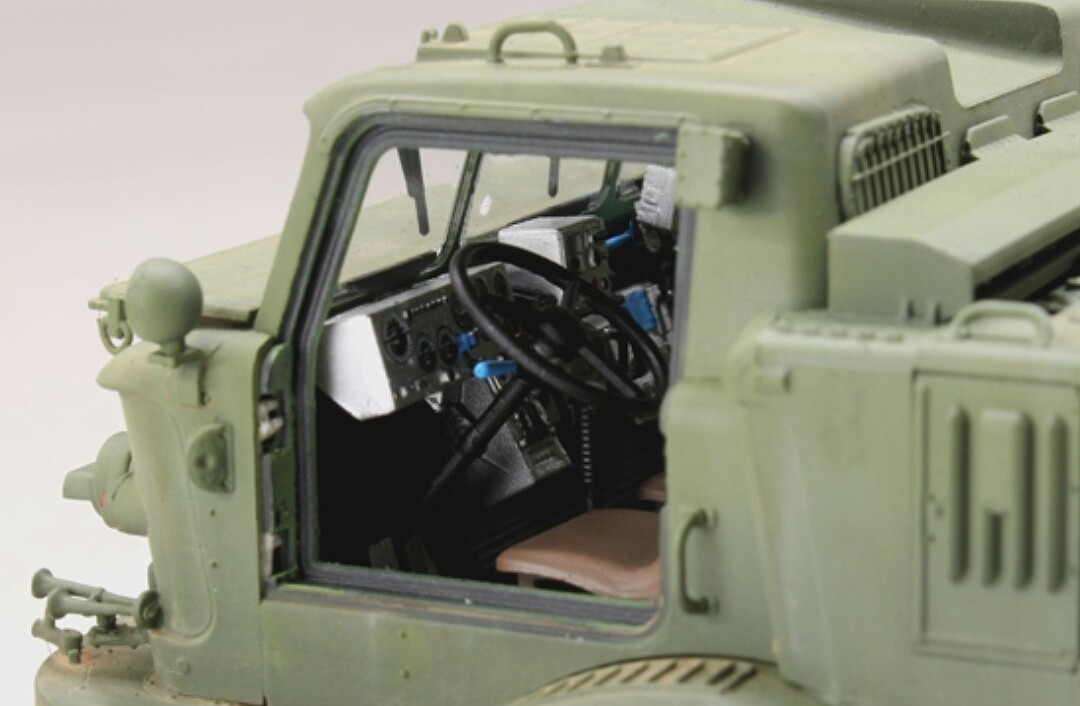 Russian 9P140 TEL of 9K57 Uragan Rocket -- Plastic Model Military ...