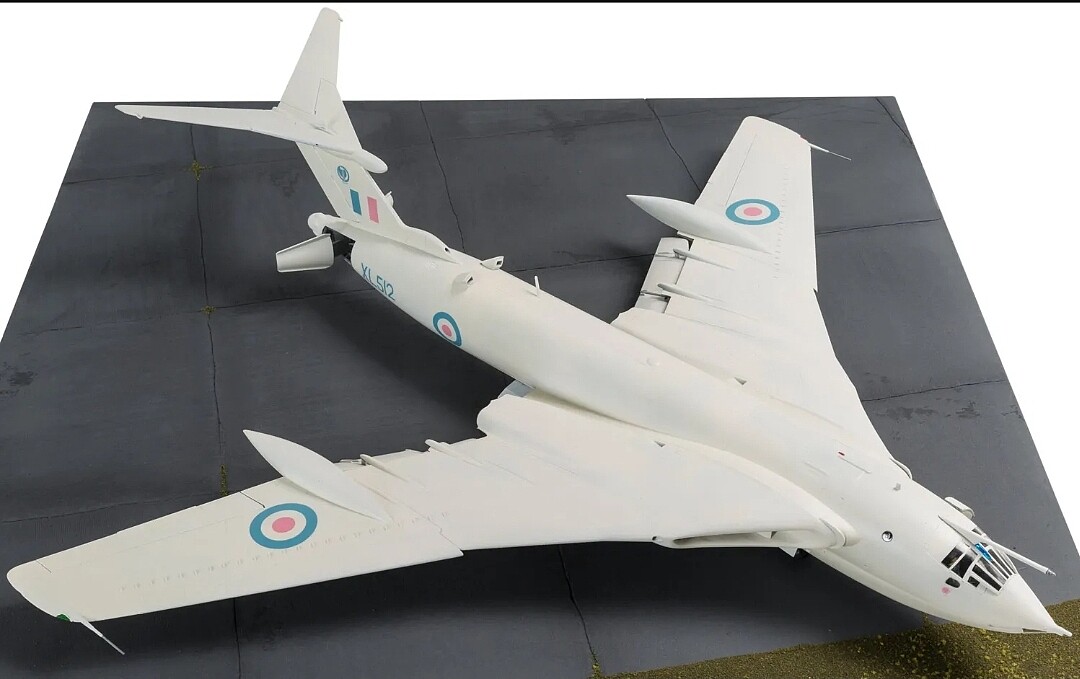 Handley Page Victor B2 Jet Bomber (New Tool) -- Plastic Model Airplane ...