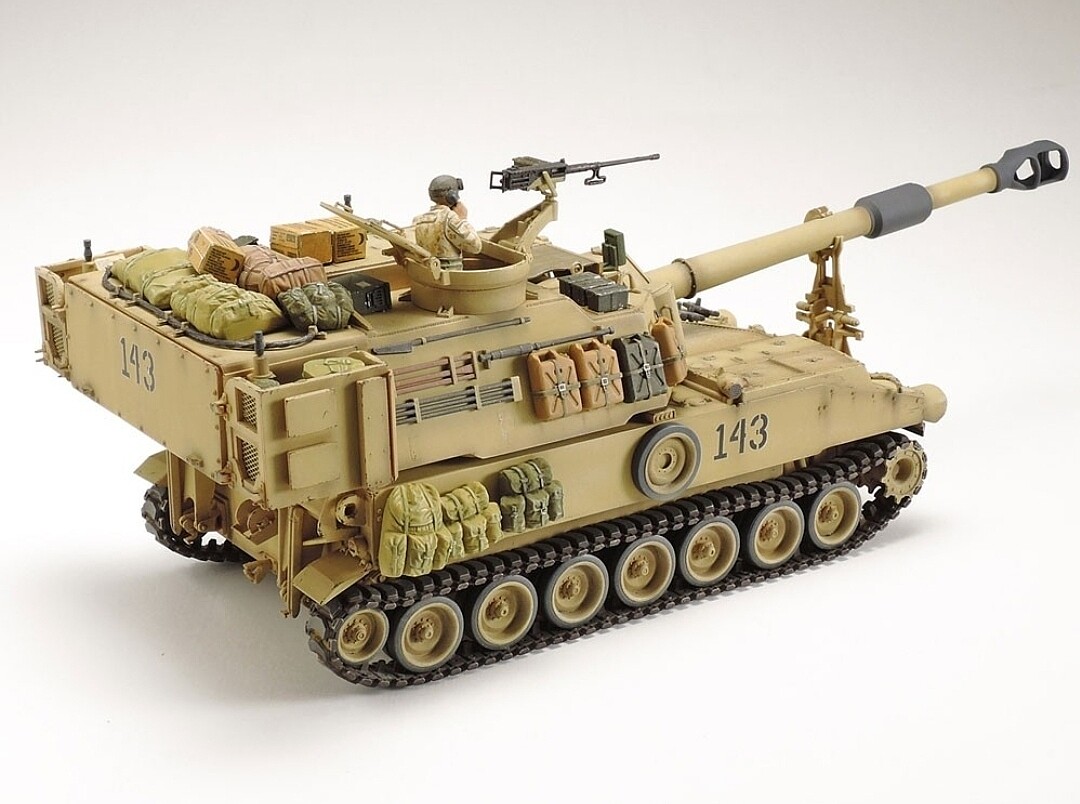 US Self-Propelled Howitzer M109A6 Paladin -- Plastic Model Military Vehicle Kit -- 1/35 ...