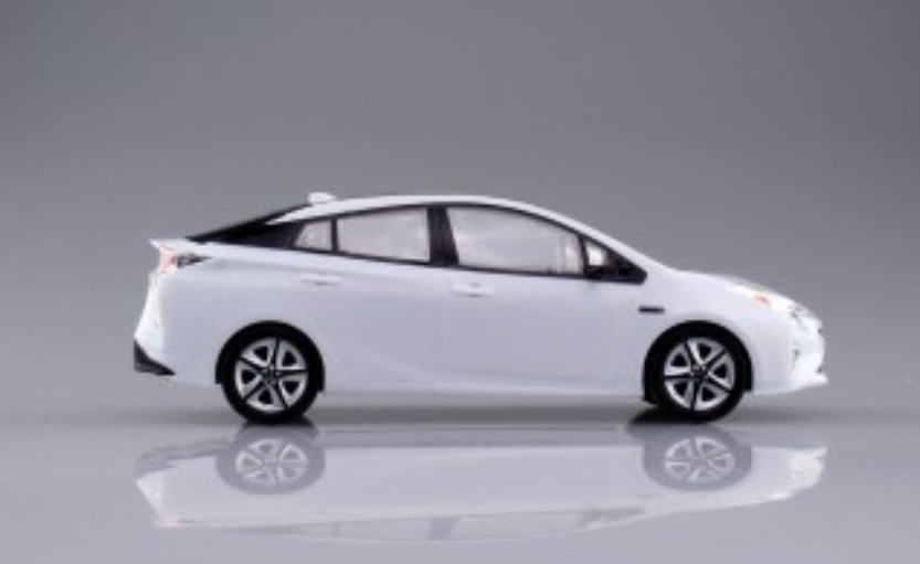 Toyota Prius Car (Snap Molded in White) -- Plastic Model Car Kit -- 1/ ...