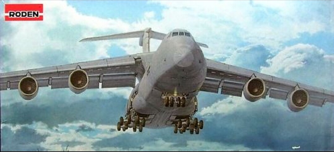 C5M Super Galaxy Transport Aircraft -- Plastic Model Airplane Kit -- 1/ ...