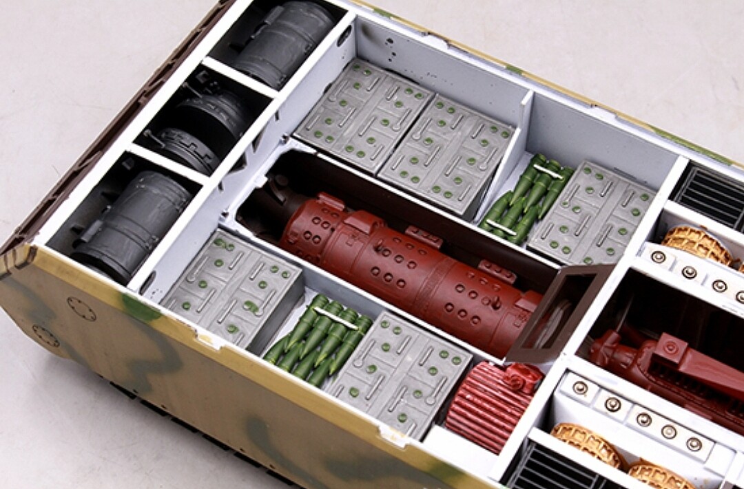 PzKpfw VII Maus Tank (New Tool) (JAN) -- Plastic Model Military Vehicle ...