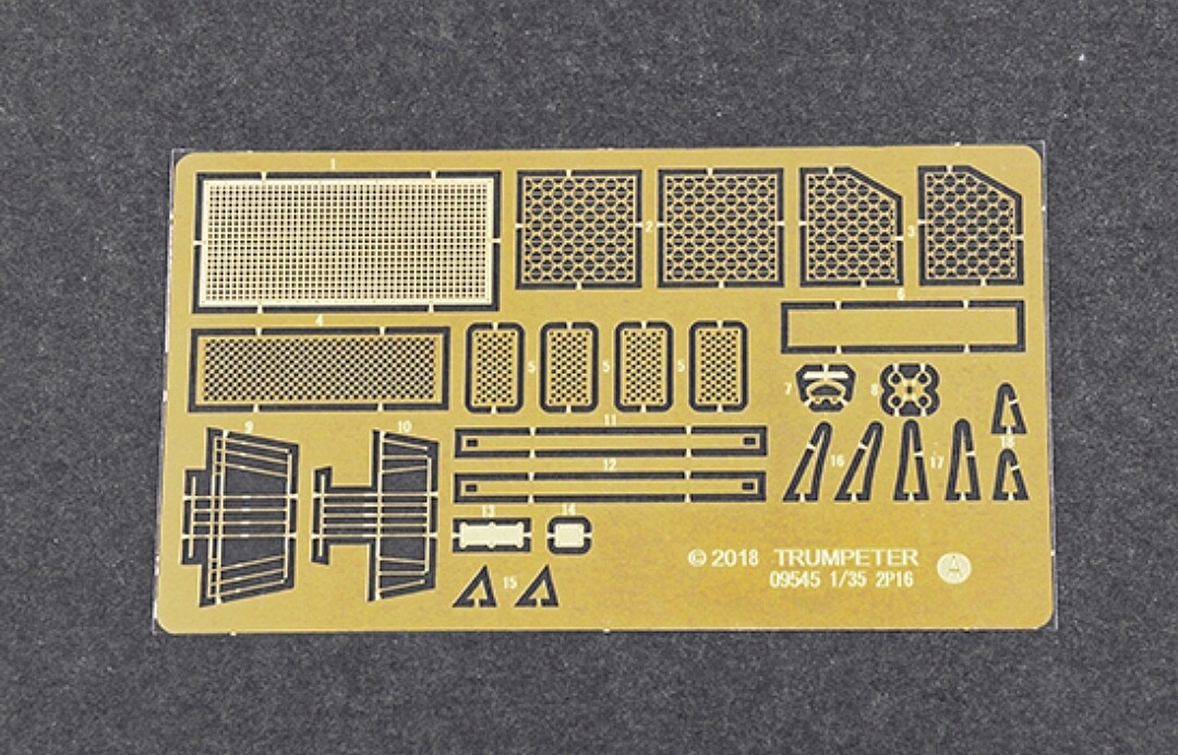 Soviet 2P16 Launcher with 2K6 Luna (FROG5) Missile -- Plastic Model ...