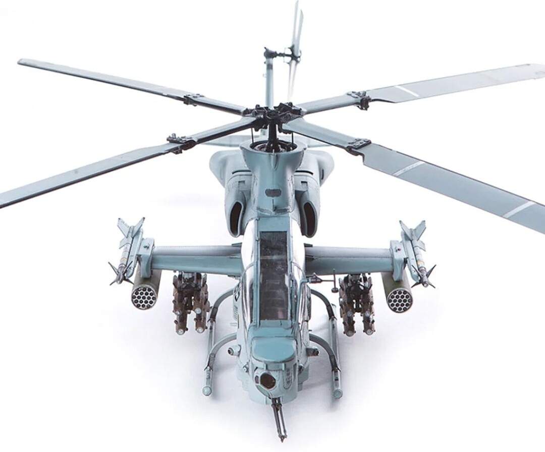 AH1Z Shark Mouth USMC -- Plastic Model Attack Helicopter Kit -- 1/35 ...
