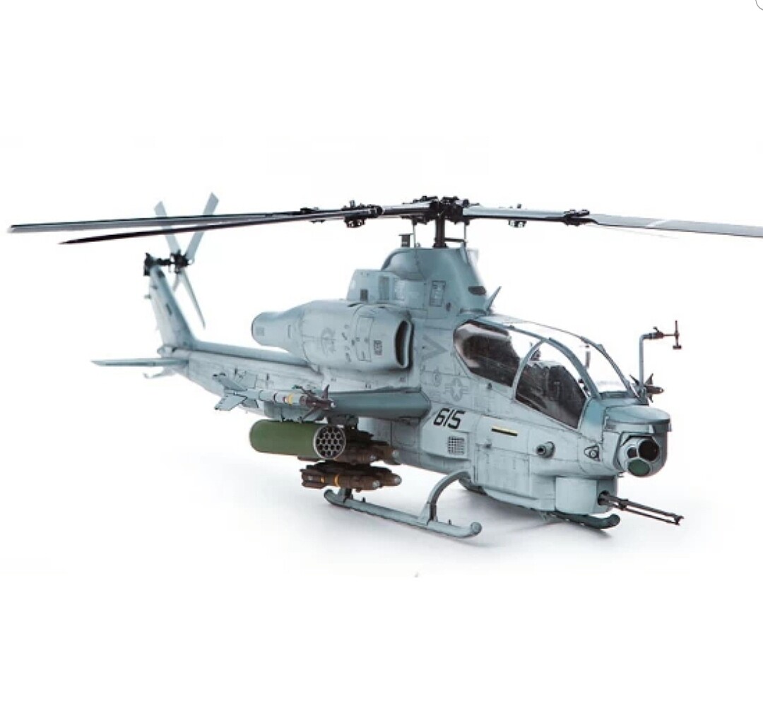AH1Z Shark Mouth USMC -- Plastic Model Attack Helicopter Kit -- 1/35 ...