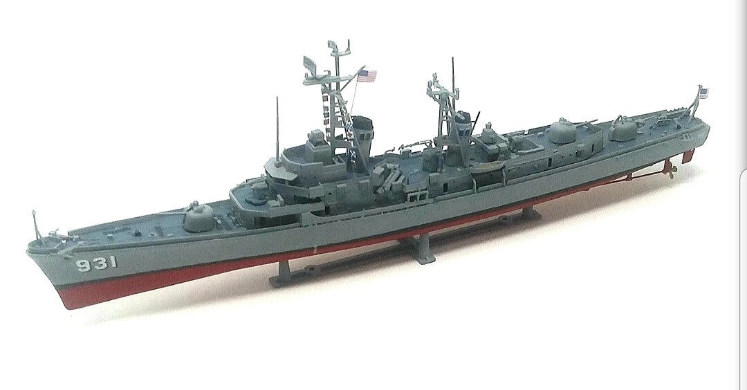 USS Forrest Sherman Destroyer -- Plastic Model Military Ship Kit -- 1/ ...