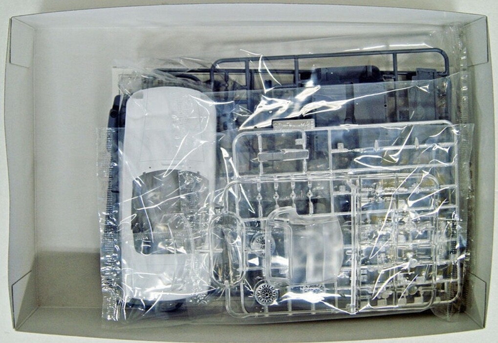 1968 MGB (Mk2) 2-Door Convertible Car -- Plastic Model Car Vehicle Kit ...