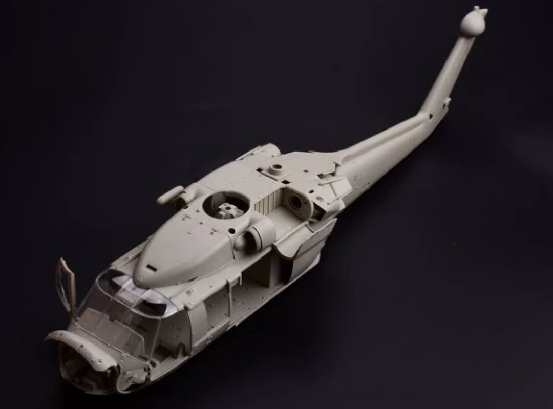 MH60L Black Hawk Combat Helicopter -- Plastic Model Helicopter Kit -- 1 ...