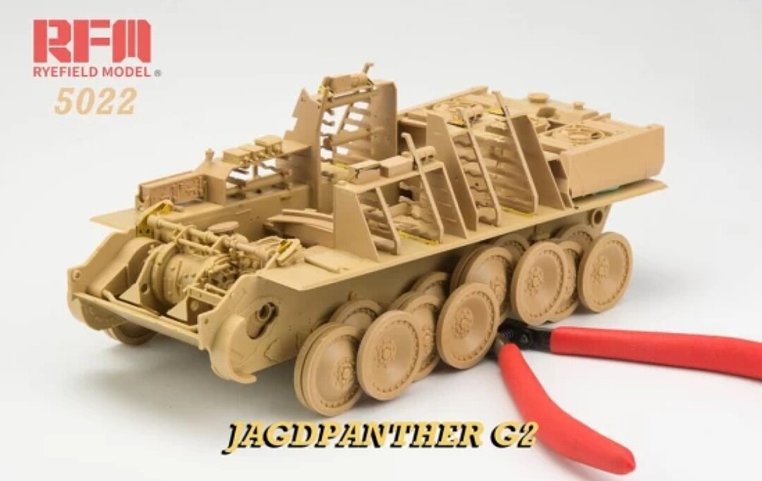 Jagdpanther G2 with Full Interior -- Plastic Model Military Vehicle Kit ...