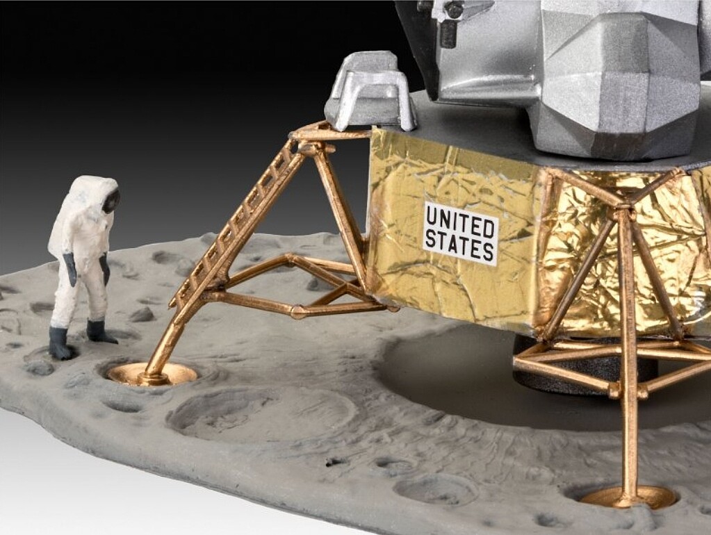 Apollo 11 Columbia & Lunar Module Eagle -- Plastic Model Kit -- 1/96 ...