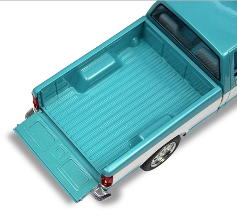 1993 Chevy S10 Custom Pickup Truck -- Plastic Model Truck Kit -- 1/25 ...