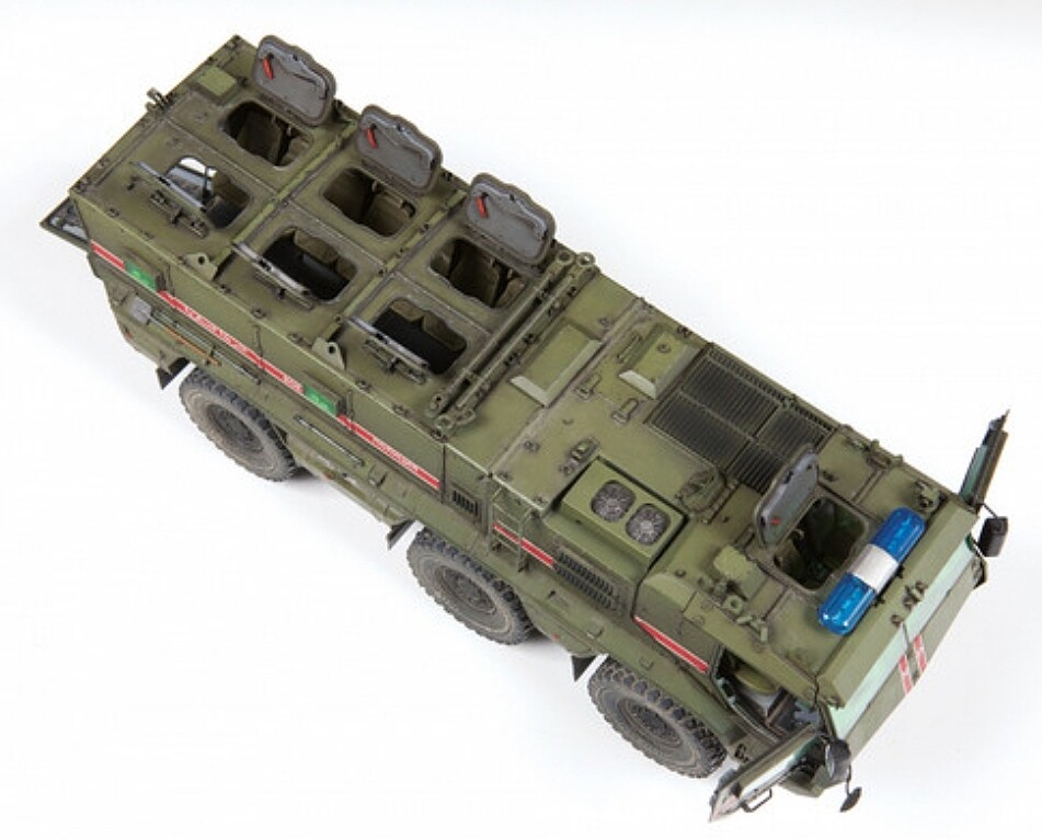 Russian Typhoon-K 6x6 Armored Vehicle -- Plastic Model Military Figure ...