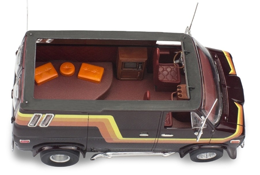 '76 Chevy Custom Van -- Plastic Model Car Kit -- 1/24 Scale -- #854490 ...