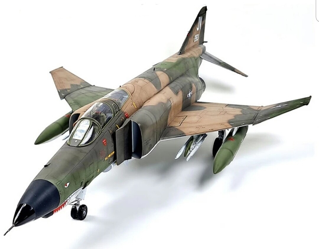 F4E USAF Fighter Vietnam War -- Plastic Model Airplane Kit -- 1/32 ...