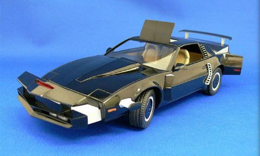 Knight Rider 2000 KITT Super Pursuit Mode -- Plastic Model Car Vehicle ...