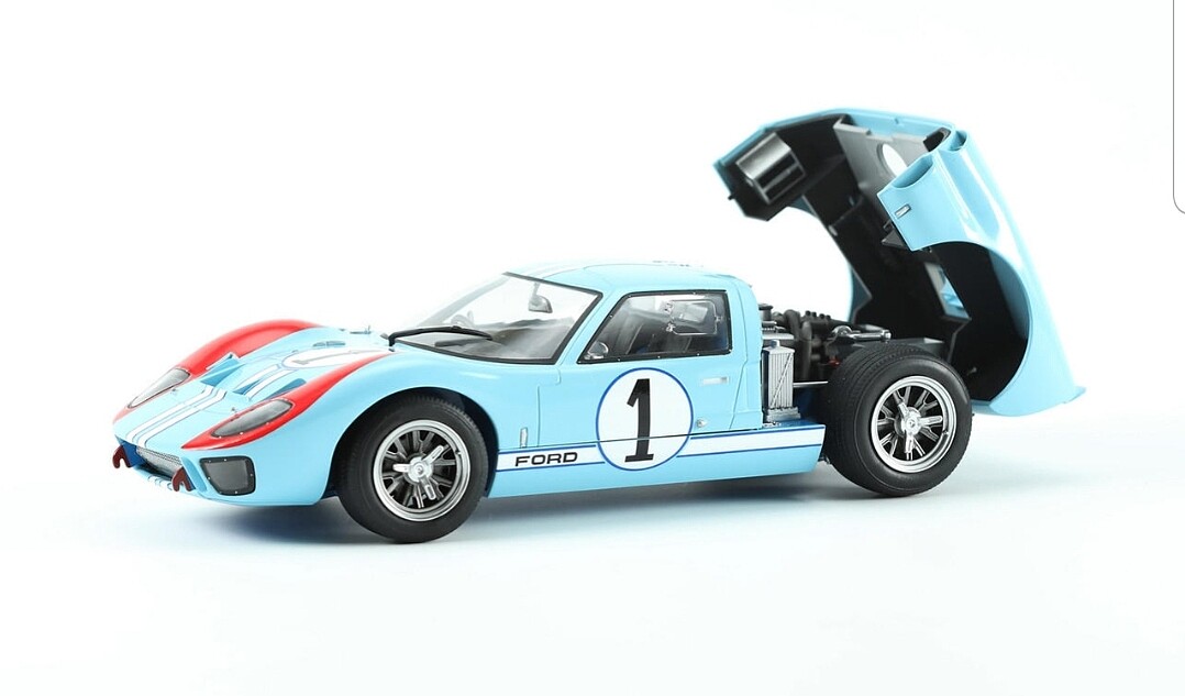 1966 Ford GT40 Mk II Race Car Pictures