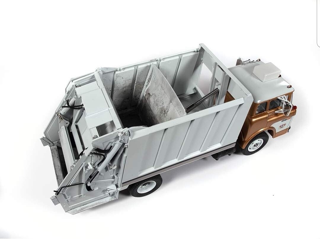 Ford C900 Gar Wood Load Packer Garbage Truck -- Plastic Model Truck Kit ...