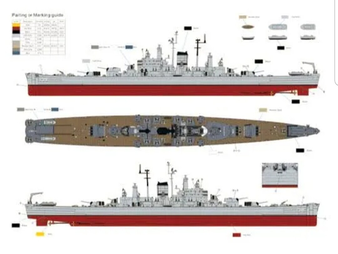 USS Des Moines CA134 Heavy Cruiser -- Plastic Model Military Ship Kit ...