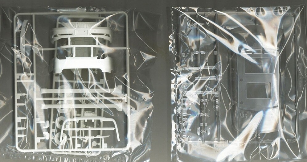 Lexus LS460L 4-Door Car -- Plastic Model Car Kit -- 1/24 Scale -- #3801 ...