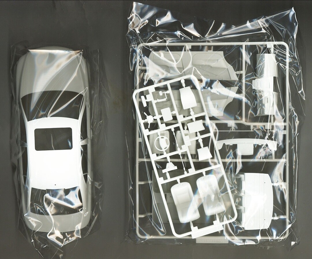 Lexus LS460L 4-Door Car -- Plastic Model Car Kit -- 1/24 Scale -- #3801 ...