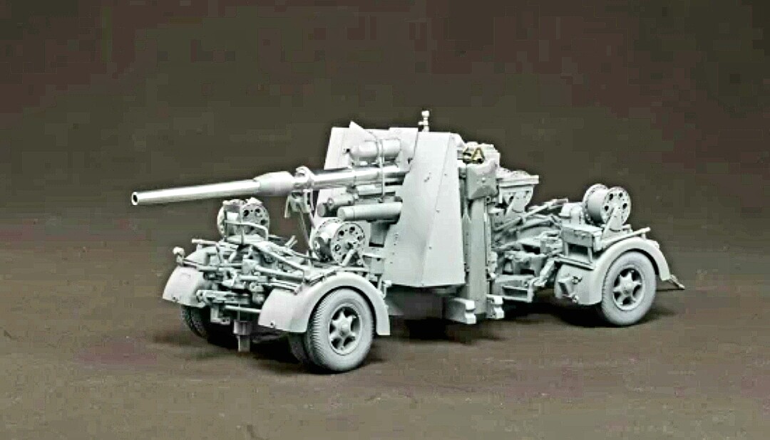 German 88mm Flak 36/37 Gun w/6 Artillery Crew -- Plastic Model Tank Kit ...