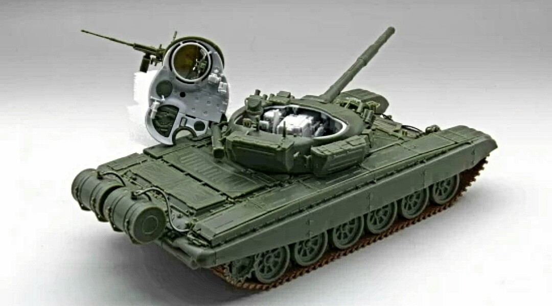T72-M1 w/full interior -- Plastic Model Military Vehicle Kit -- 1/35 ...