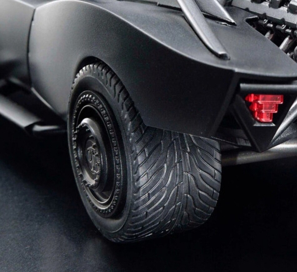 The Batman 2022 Movie - Batmobile -- Plastic Model Car Vehicle Kit -- 1 ...