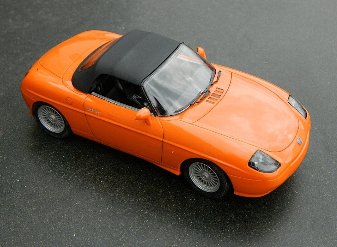 Fiat Barchetta Convertible Sports Car -- Plastic Model Car Vehicle Kit ...