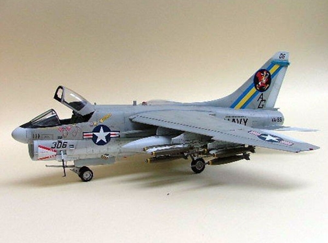 A7A Corsair II Aircraft -- Plastic Model Airplane Kit -- 1/72 Scale ...
