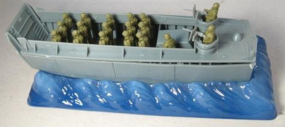 LCVP Landing Craft w/Soldiers Pictures