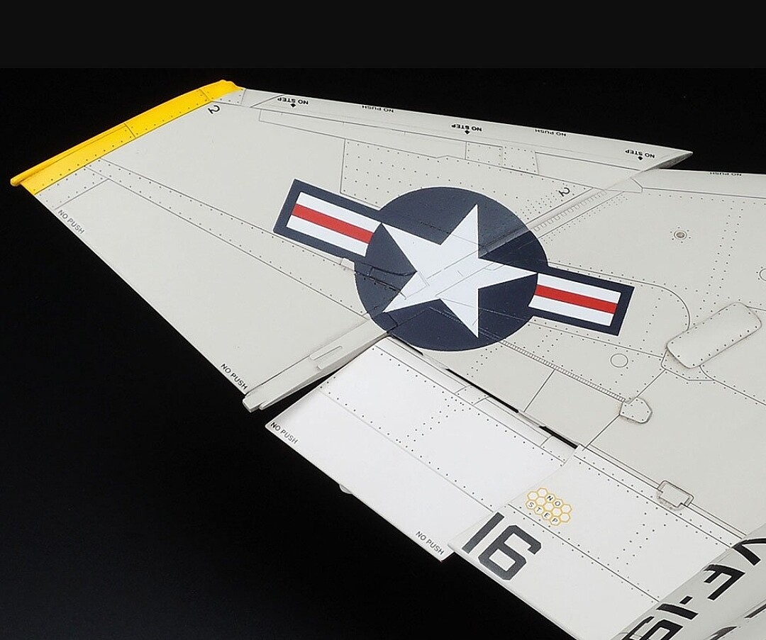 F4J Phantom II Fighter Jet Aircraft -- Plastic Model Airplane Kit -- 1/ ...