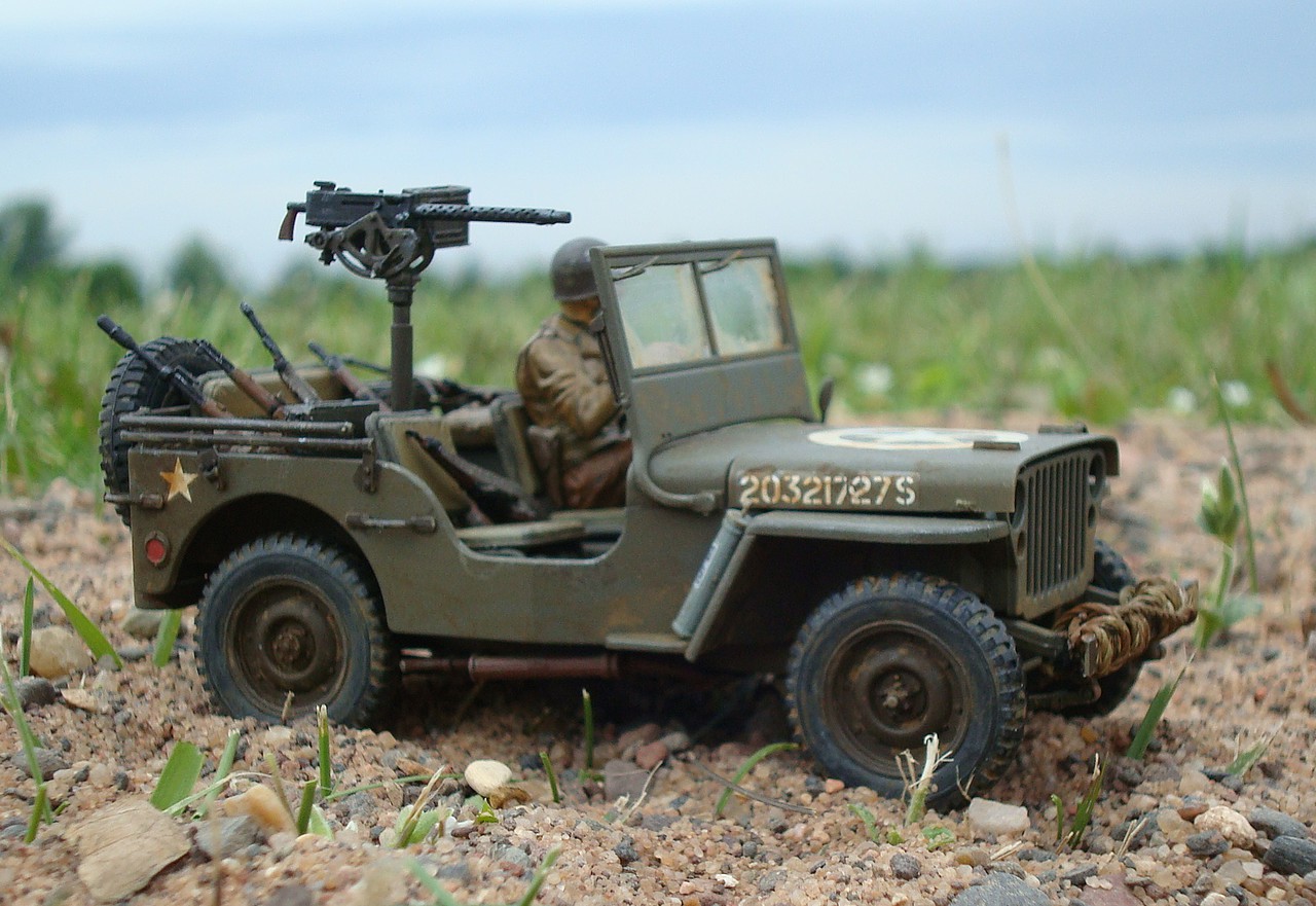 US Willys MB Jeep -- Plastic Model Military Vehicle Kit -- 1/35 Scale ...