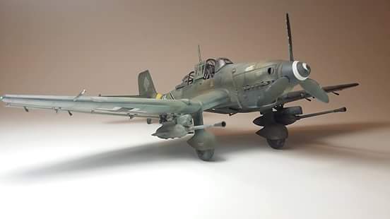 JU87G-1 Stuka Tank Buster -- Plastic Model Airplane Kit -- 1/72 Scale ...