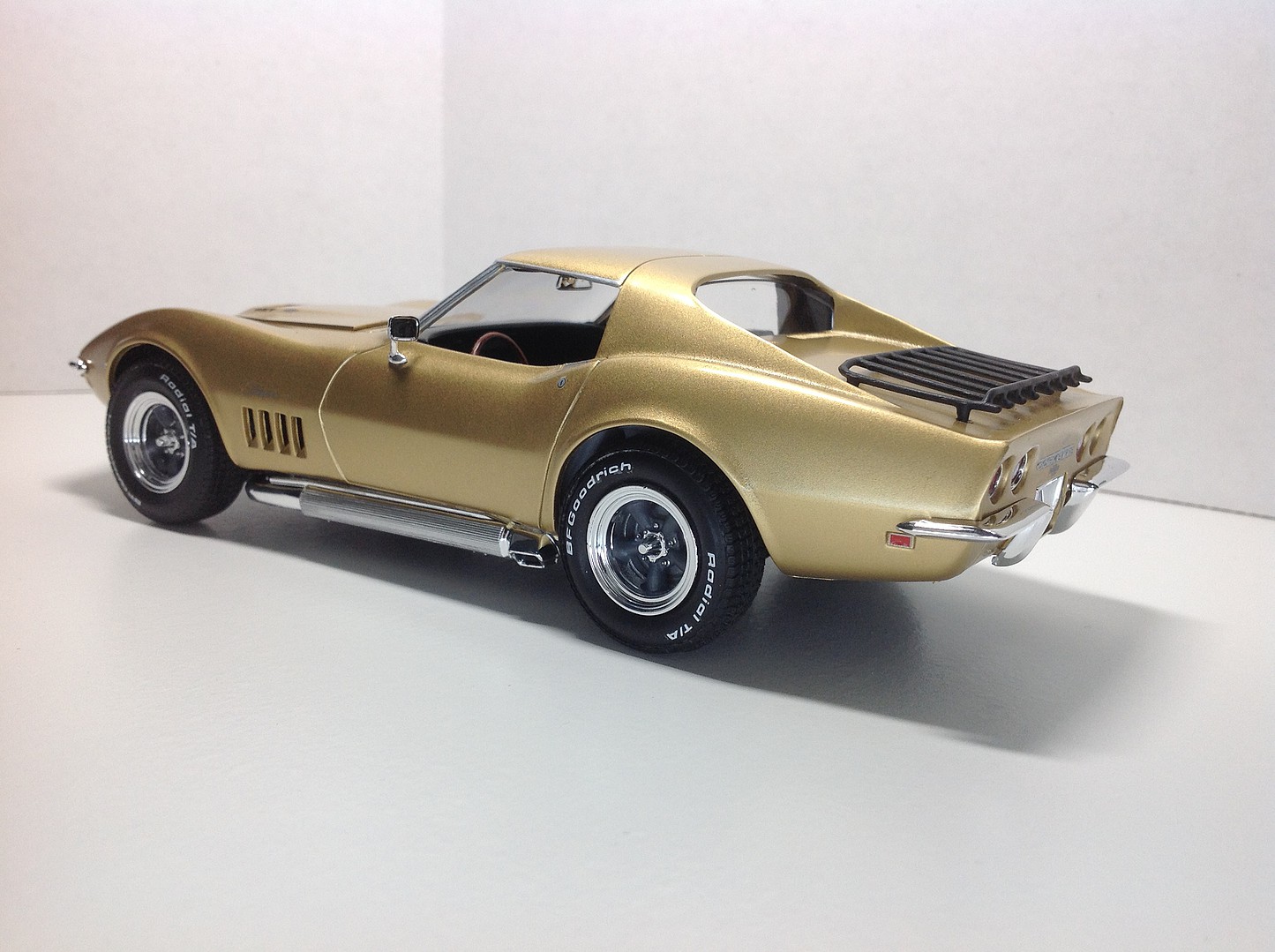 1969 Corvette Coupe Yenko -- Plastic Model Car Kit -- 1/25 Scale ...