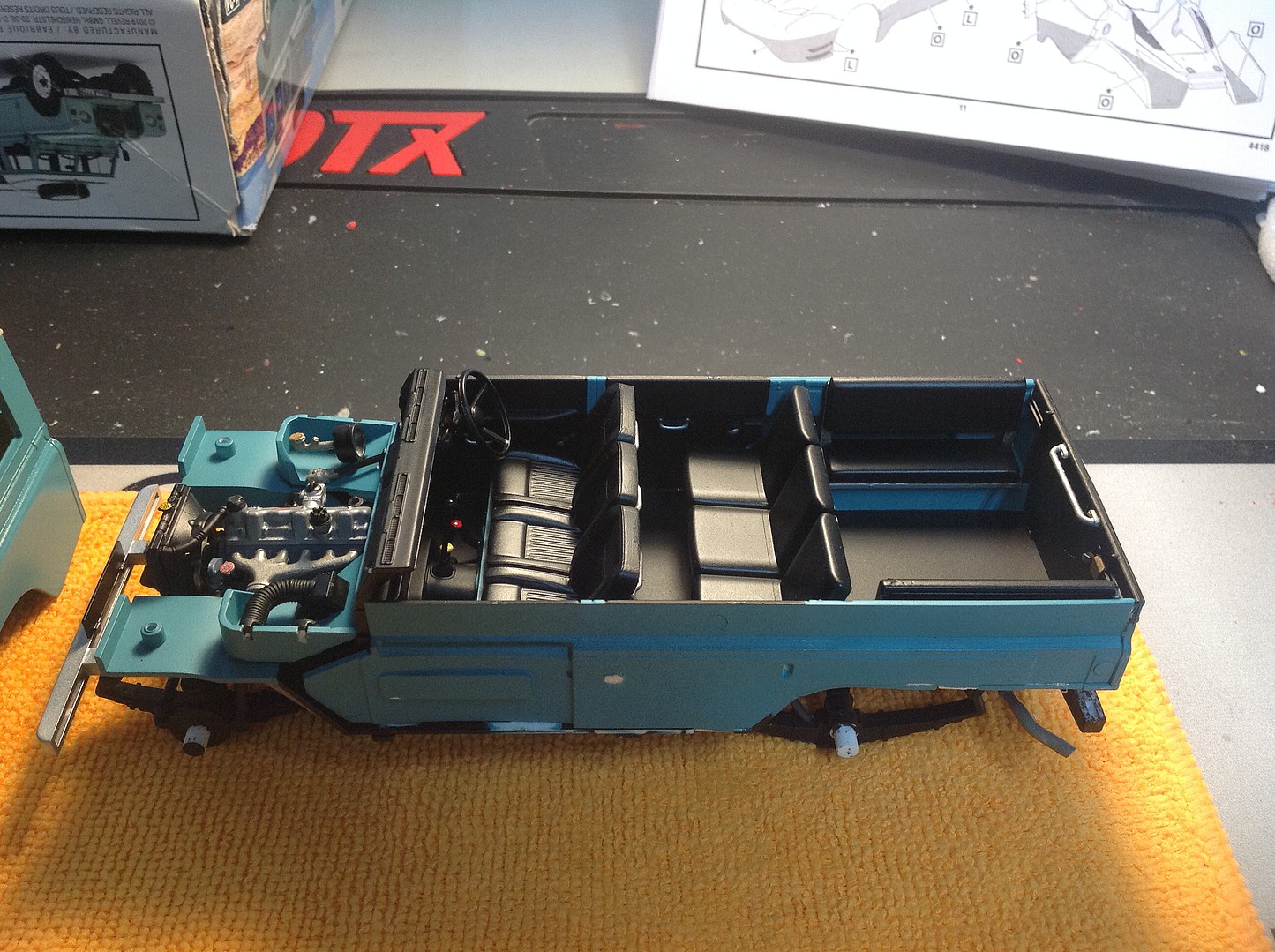 Gallery Pictures Revell-Monogram Land Rover Series III LWB Wagon w/Roof ...