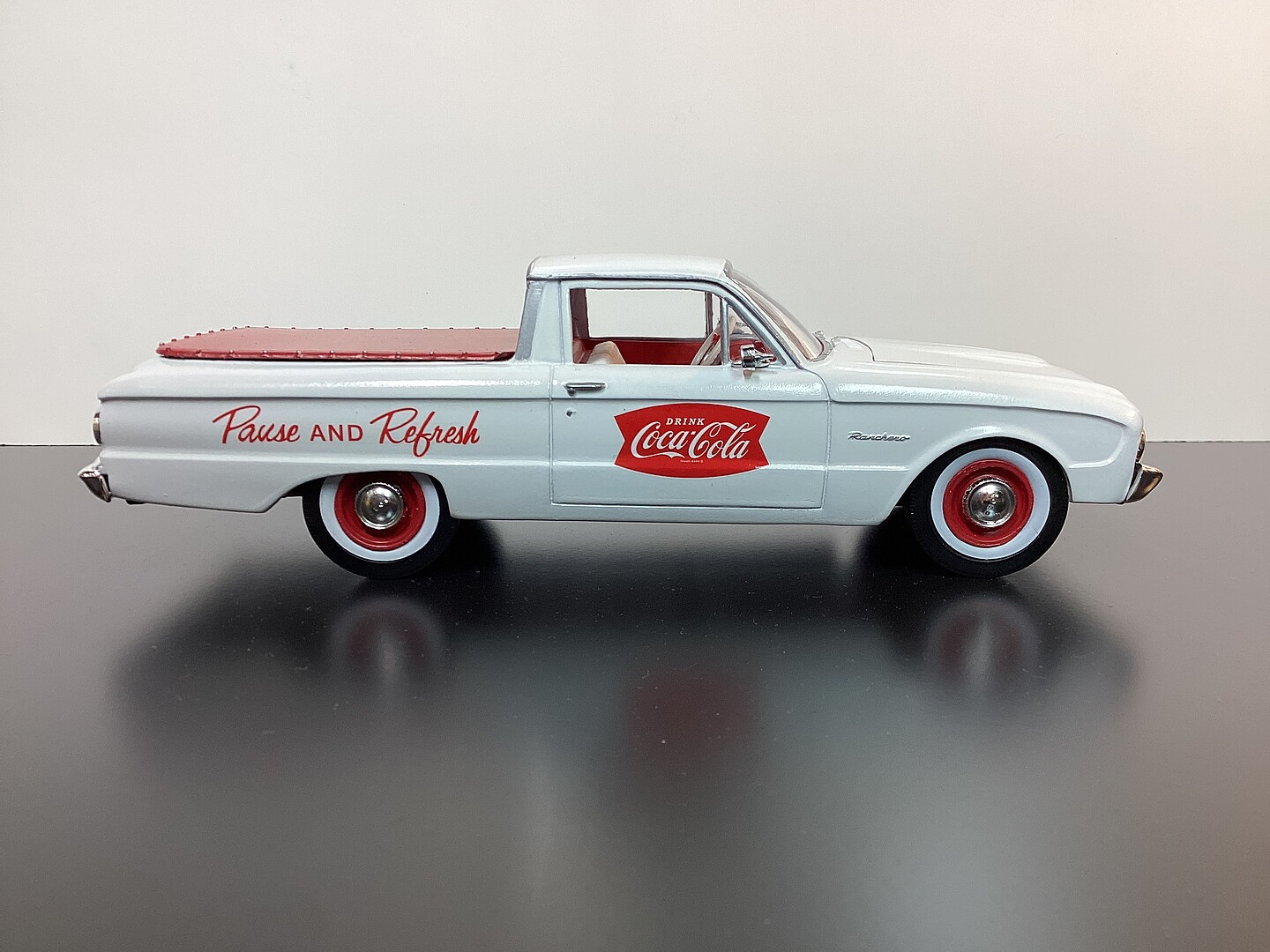 '60 Ford Ranchero with Coke Chest -- Plastic Model Car Vehicle Kit -- 1 ...