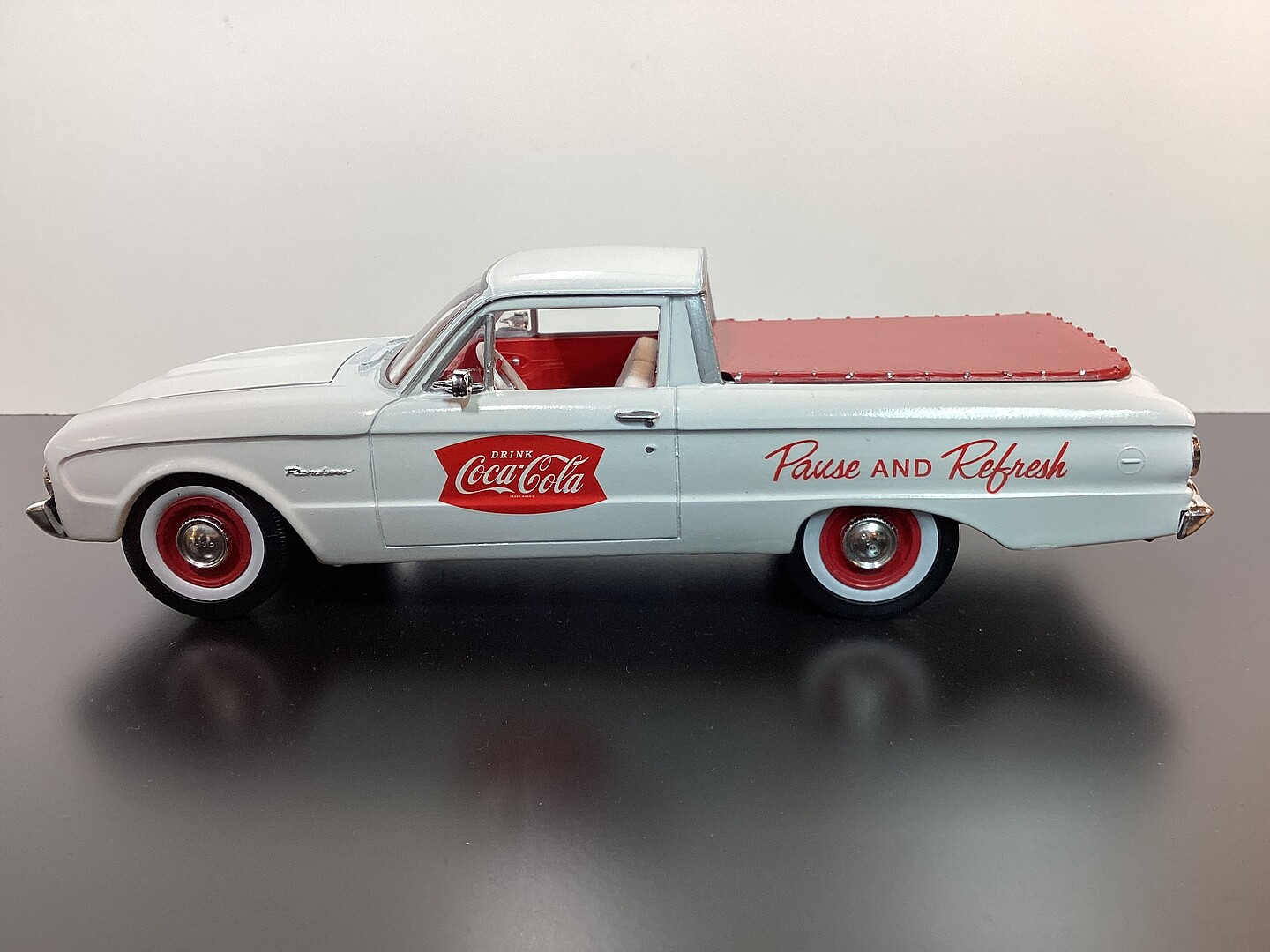 '60 Ford Ranchero with Coke Chest -- Plastic Model Car Vehicle Kit -- 1 ...