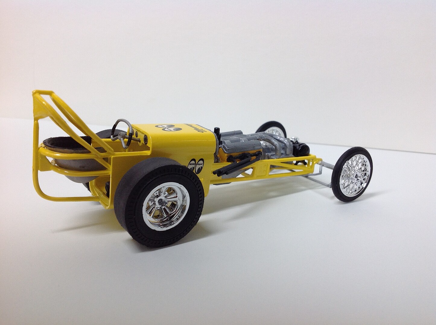 Mooneyes Dragster -- Plastic Model Car Kit -- 1/25 Scale -- #1223 ...