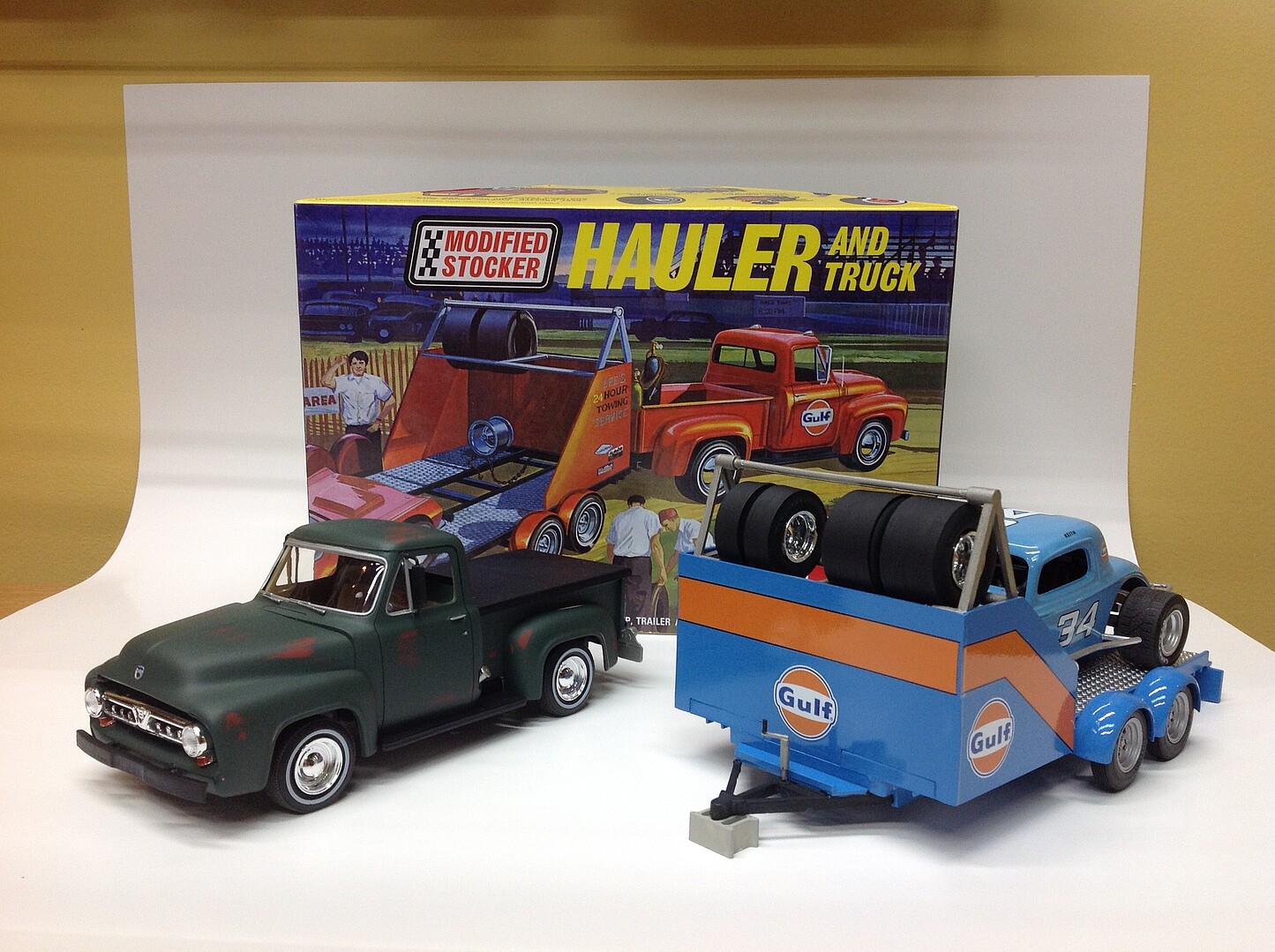 Gulf 1953 Ford Truck w/Modified Stocker Hauler Pictures