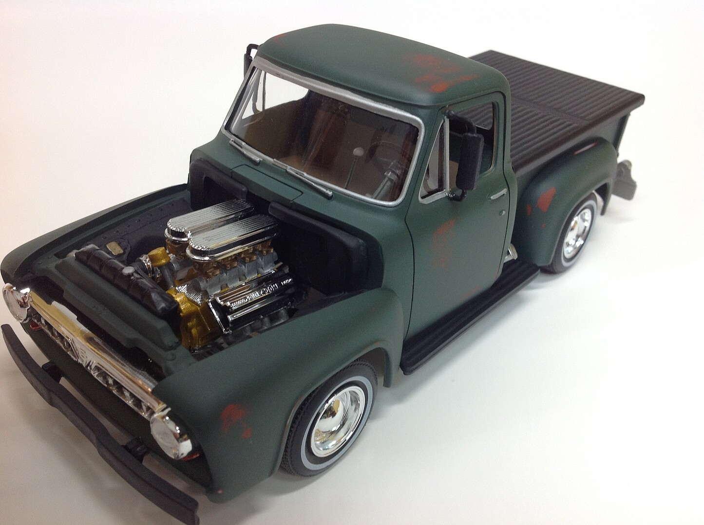 Gulf 1953 Ford Truck w/Modified Stocker Hauler Pictures