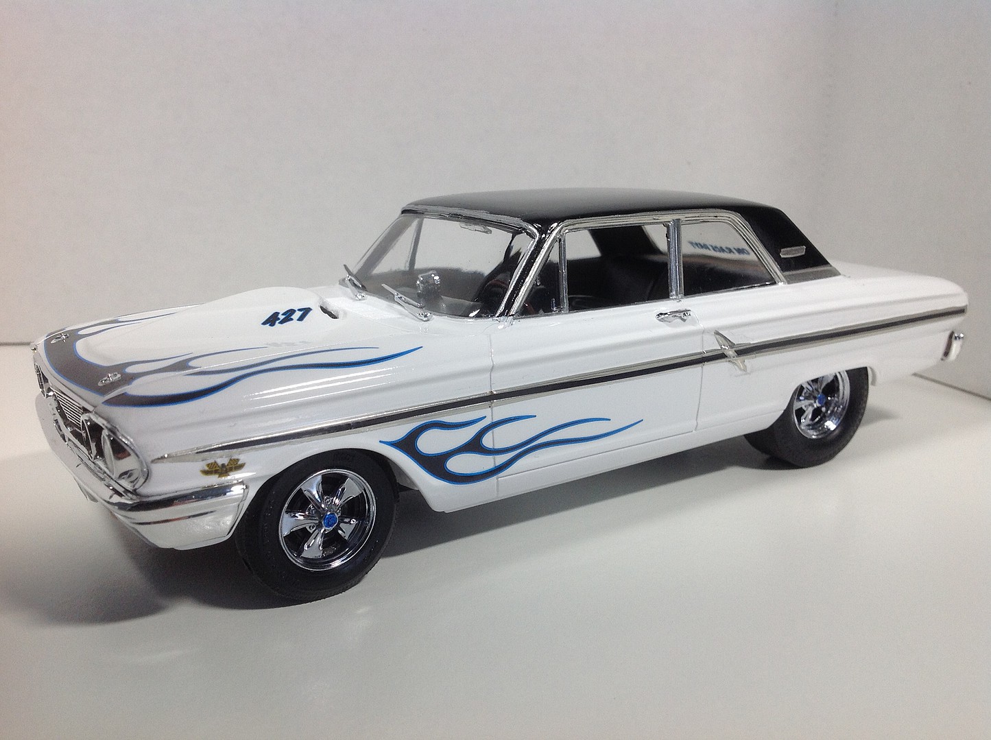 Model Master Spray Classic White 3 oz -- Hobby and Model Lacquer Paint ...