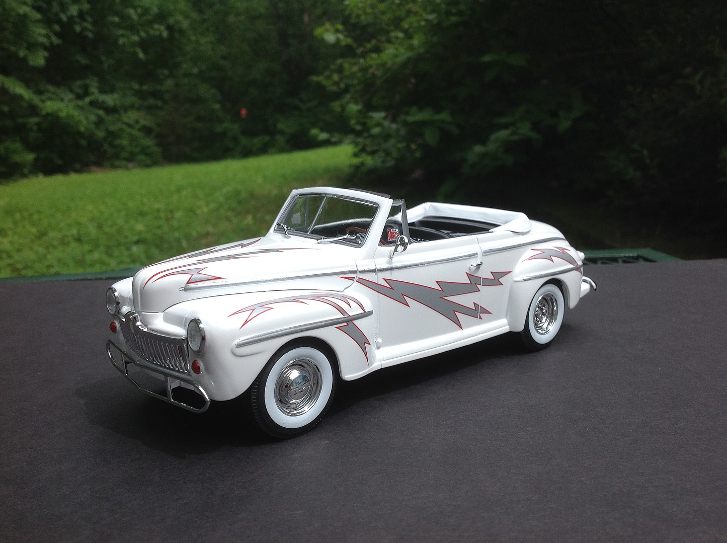 Model Master Spray Classic White 3 oz -- Hobby and Model Lacquer Paint ...