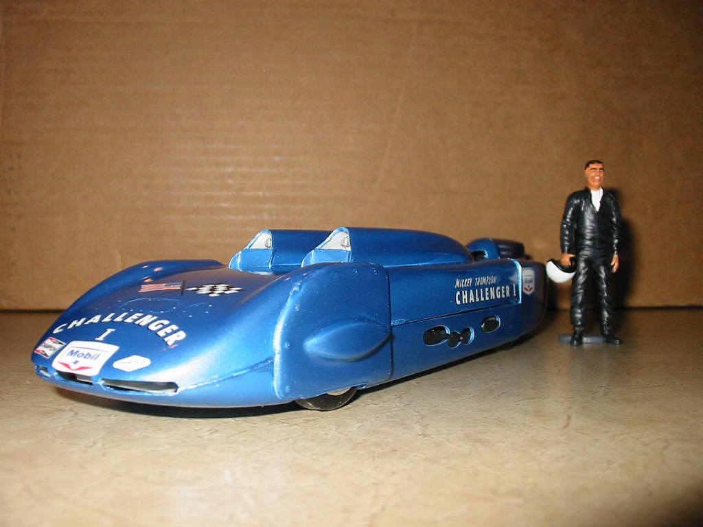 Challenger 1 with Mickey Thompson Figure -- Plastic Model Car Kit -- 1/ ...