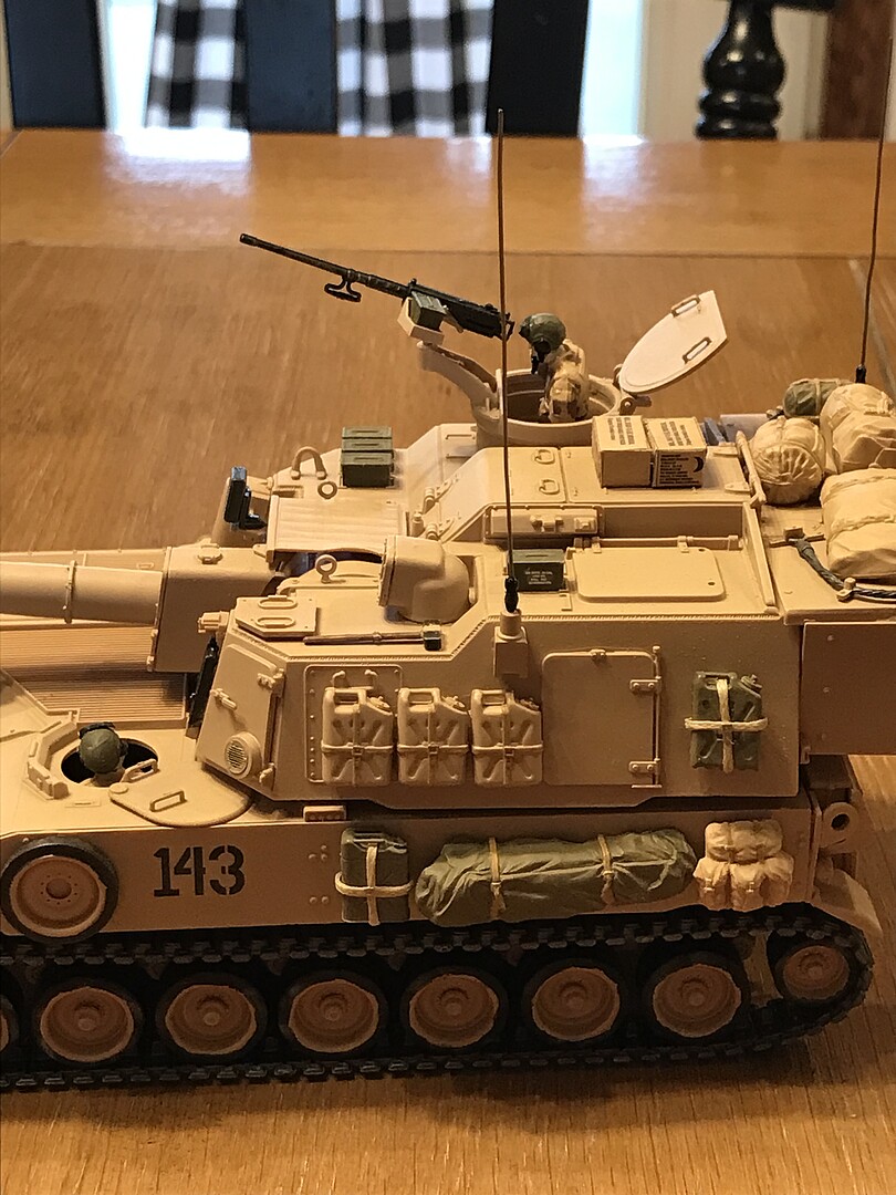 US Self-Propelled Howitzer M109A6 Paladin -- Plastic Model Military Vehicle Kit -- 1/35 ...