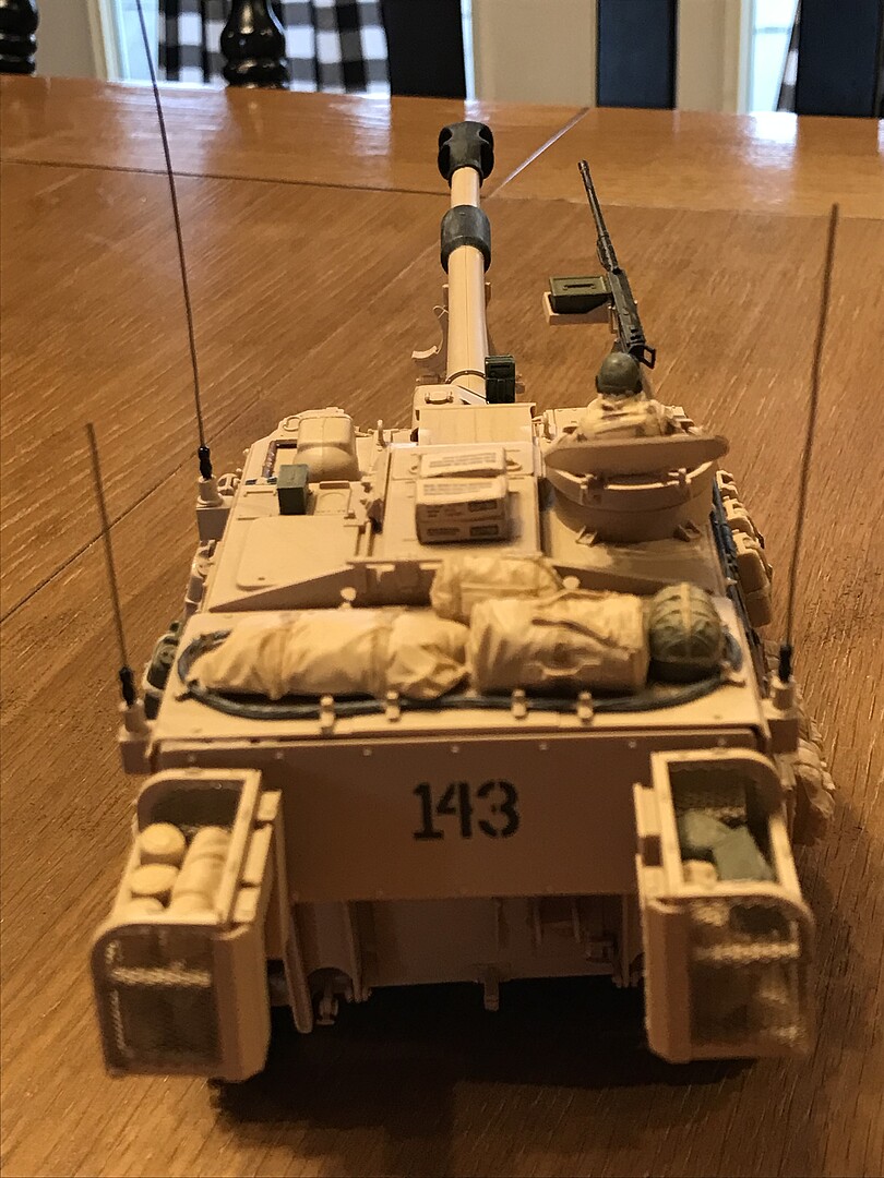 US Self-Propelled Howitzer M109A6 Paladin -- Plastic Model Military Vehicle Kit -- 1/35 ...