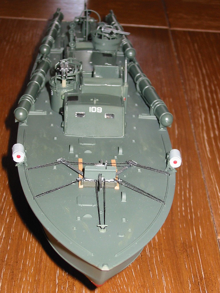 PT109 Patrol Torpedo Boat -- Plastic Model Ship Kit -- 1/72 Scale ...
