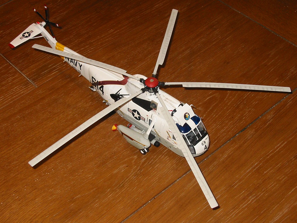 SH3H Sea King Helicopter -- Plastic Model Helicopter -- 1/48 Scale ...
