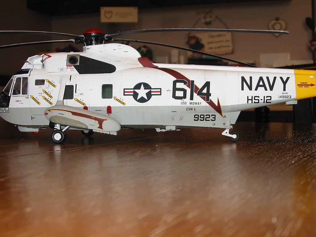 SH3H Sea King Helicopter -- Plastic Model Helicopter -- 1/48 Scale ...