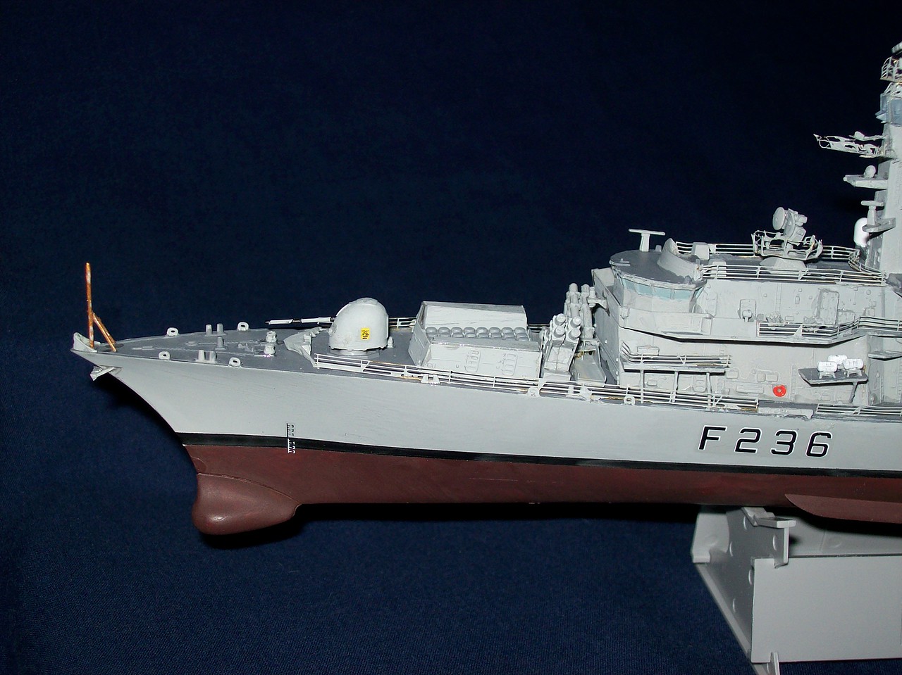 HMS Montrose F-236 Type 23 Frigate -- Plastic Model Military Ship -- 1/ ...