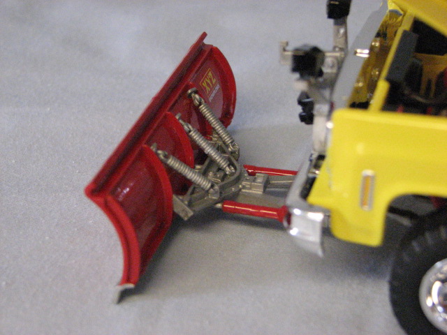 GMC Pickup with Snow Plow -- Plastic Model Truck Kit -- 1/24 Scale ...